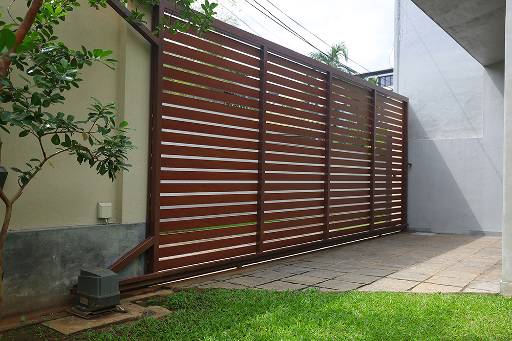 Sliding Gates - Three Sinha